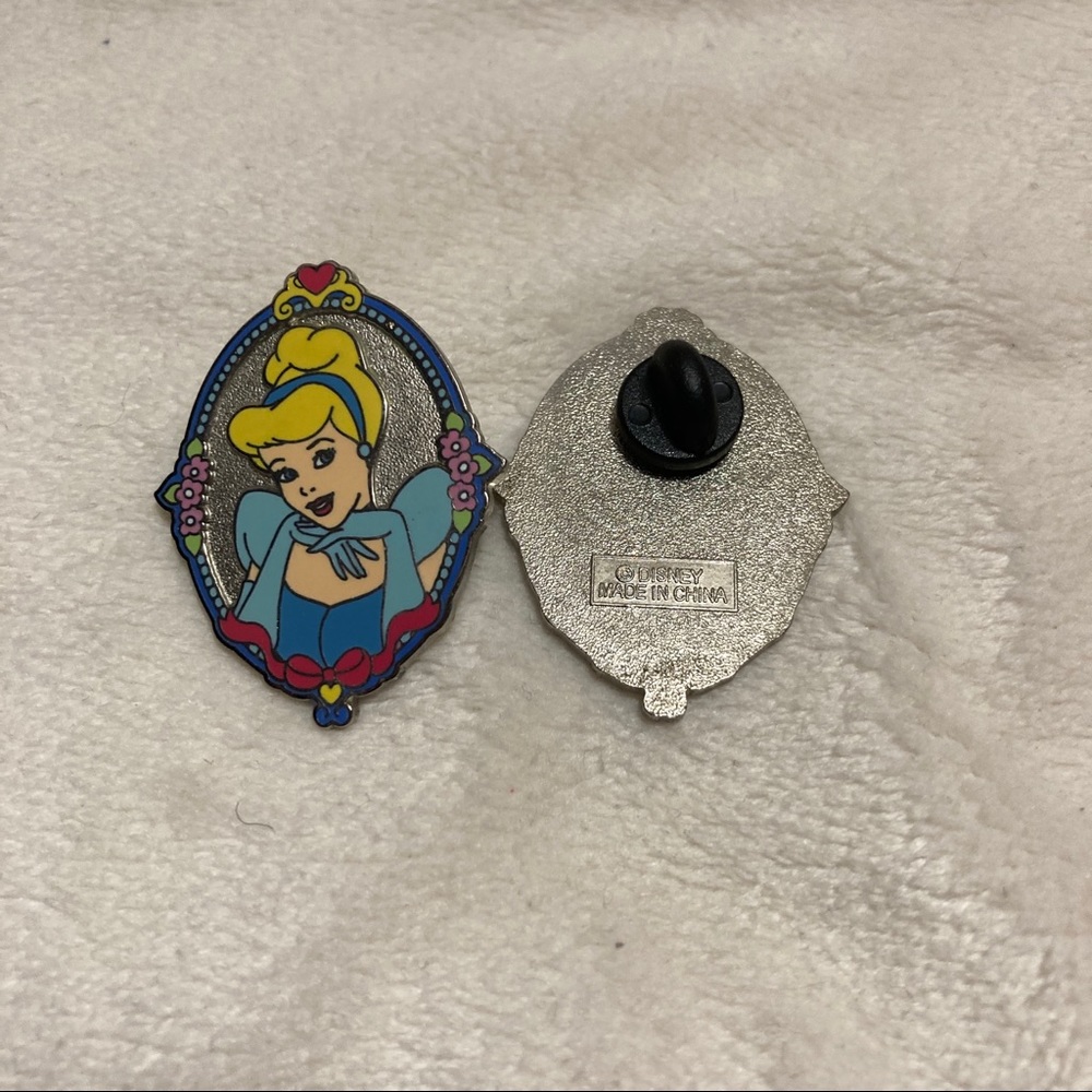 Cinderella Disney Princess Pin - 2000s Vintage - Gem